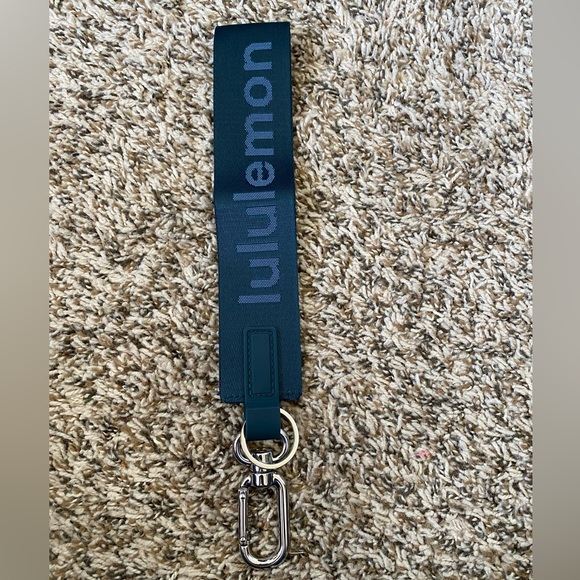 lululemon athletica | Accessories | Lululemon Never Lost Keychain ...